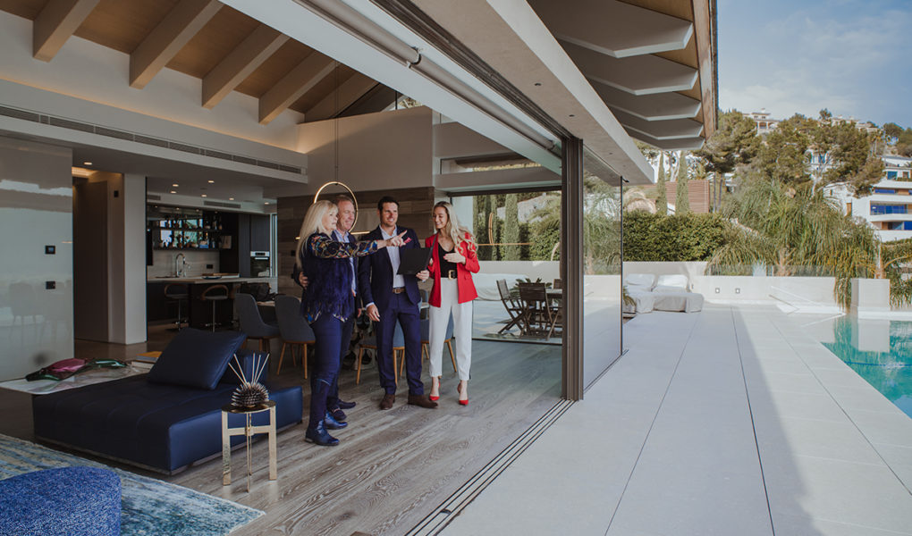 Moderne Villa mit Blick auf die Berge und das Meer in Cala Vinyas - 3. ...