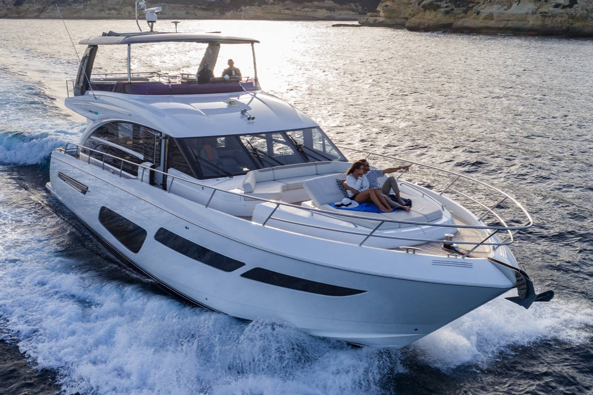 Massive Kosteneinsparungen durch den Besitz einer Luxusyacht auf ...